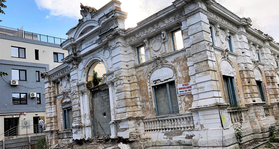 Clădire monument istoric din Constanța la un pas de prăbușire. „Suntem ...